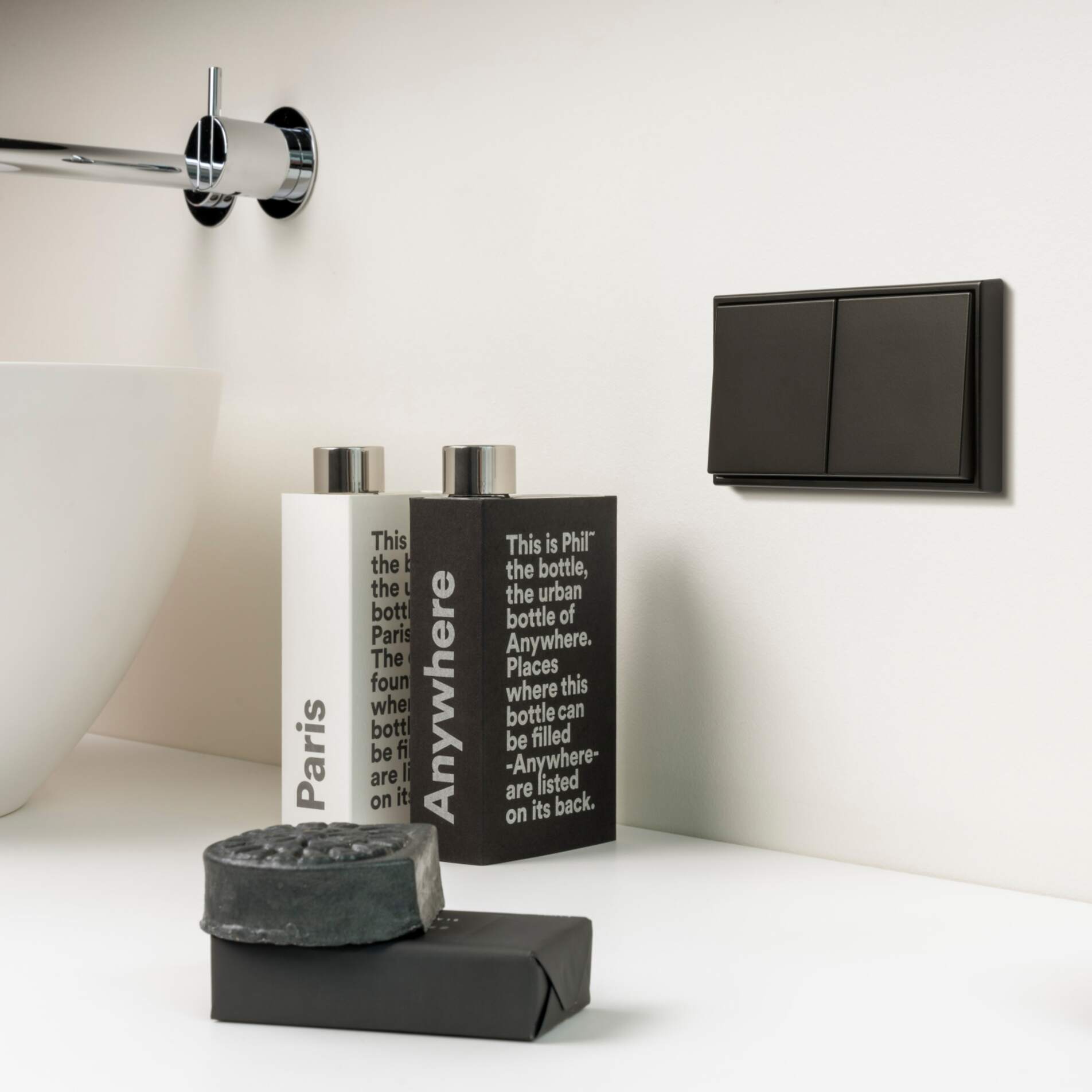 LS 990 in matt graphite black – ETI FOTOS