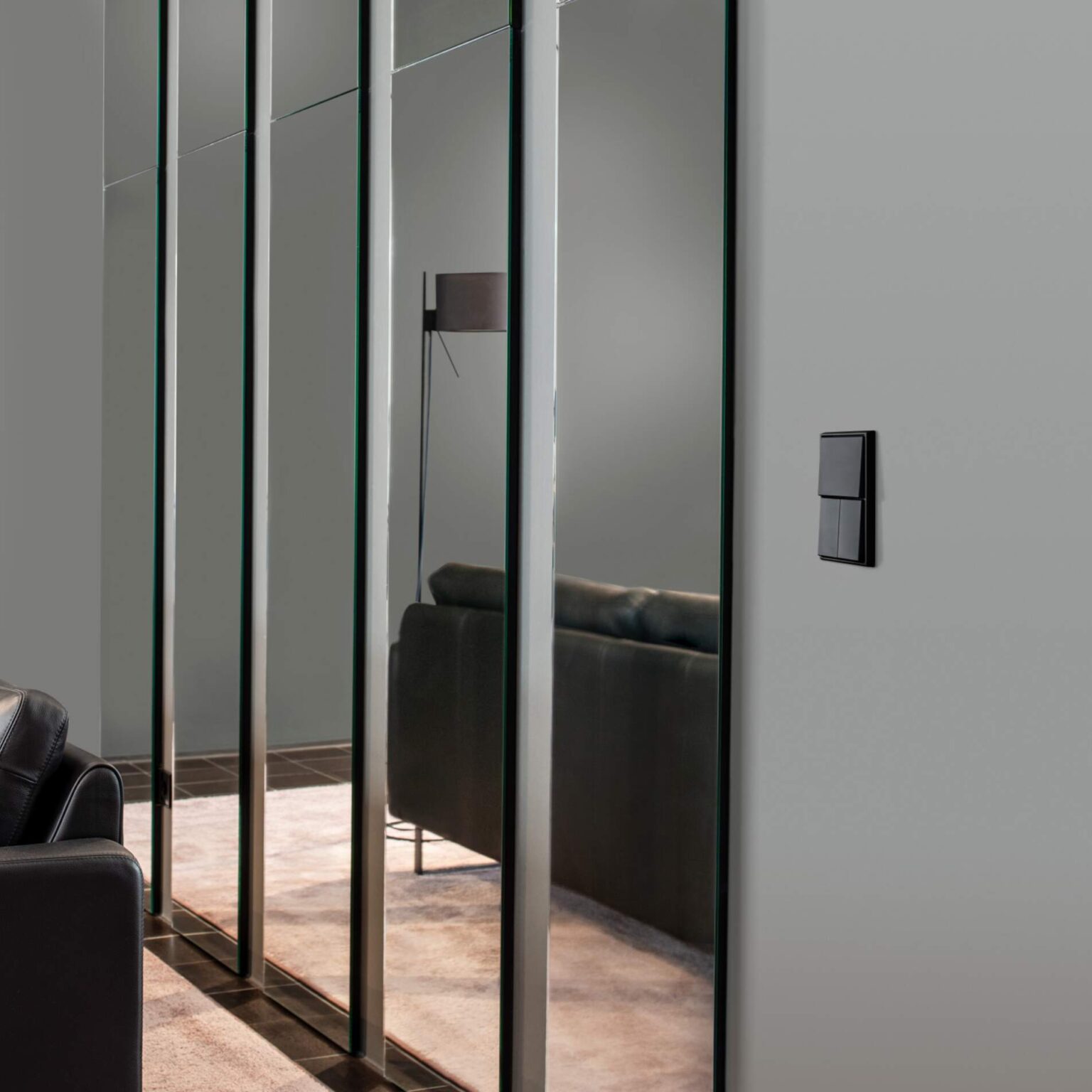 LS 990 in matt graphite black – ETI FOTOS